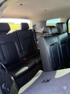 White Chevrolet Orlando 2012 in Radviliskis, with an engine capacity of 2.00 L and mileage of 219 thousand km for 4400 €, photo 15 on AUTOMOTO.COM.LV