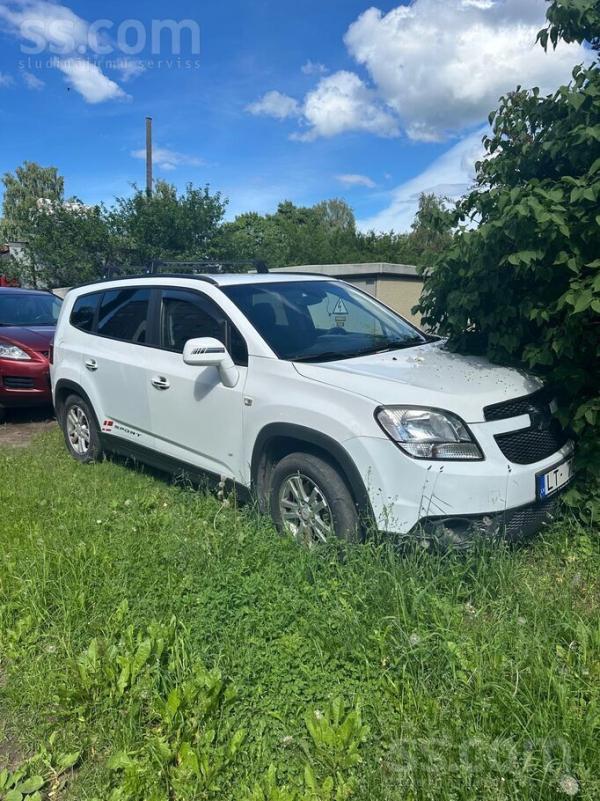 Balts Chevrolet Orlando 2013 Rīga, ar dzinēja tilpumu 2.00 L un nobraukumu 220 tūkst. km par 2000 €, foto 1 vietnē AUTOMOTO.COM.LV