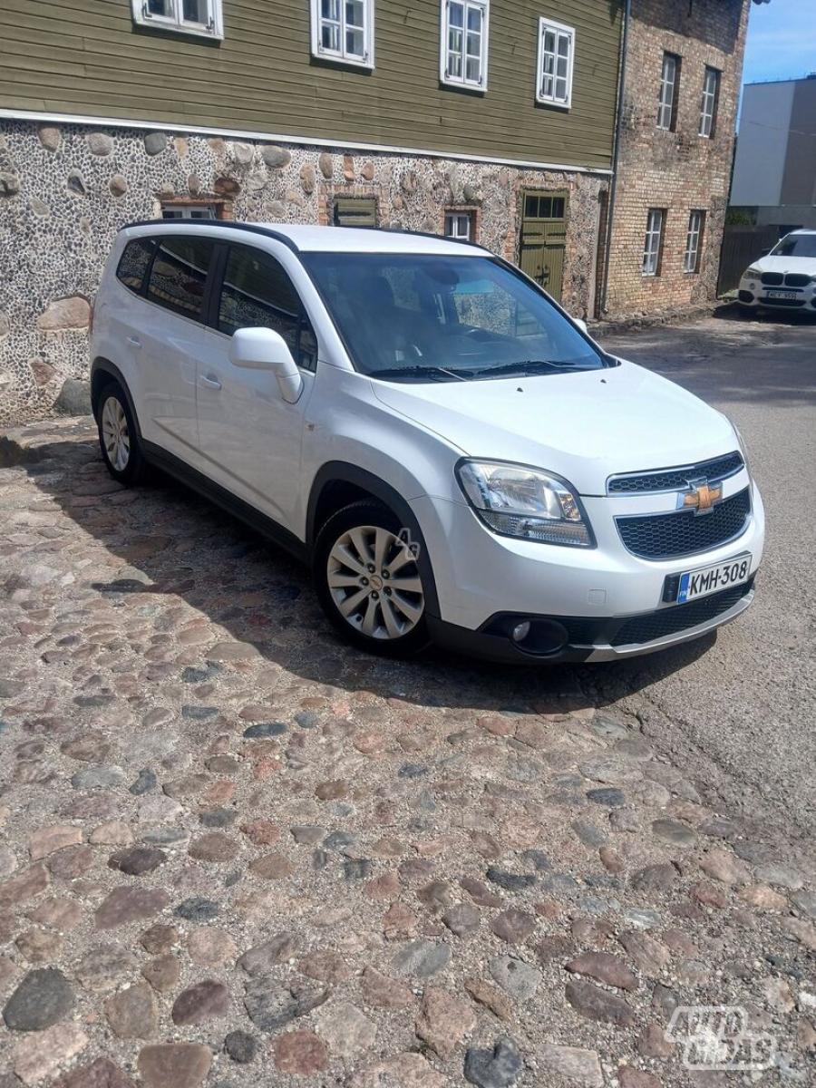 White Chevrolet Orlando 2013 in Radviliskis, with an engine capacity of 2.00 L and mileage of 231 thousand km for 4150 €, photo 1 on AUTOMOTO.COM.LV