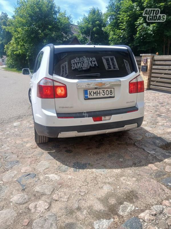 White Chevrolet Orlando 2013 in Radviliskis, with an engine capacity of 2.00 L and mileage of 231 thousand km for 4150 €, photo 3 on AUTOMOTO.COM.LV