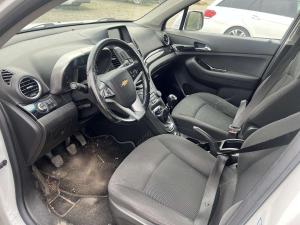 White Chevrolet Orlando 2014 in Panevezys, with an engine capacity of 1.80 L and mileage of 146 thousand km for 3050 €, photo 9 on AUTOMOTO.COM.LV