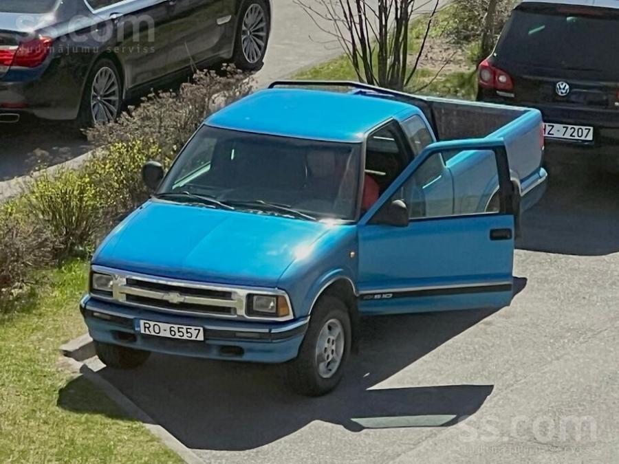 Blue Chevrolet S-10 1994 in Riga, with an engine capacity of 4.30 L and mileage of 296 thousand km for 8500 €, photo 1 on AUTOMOTO.COM.LV