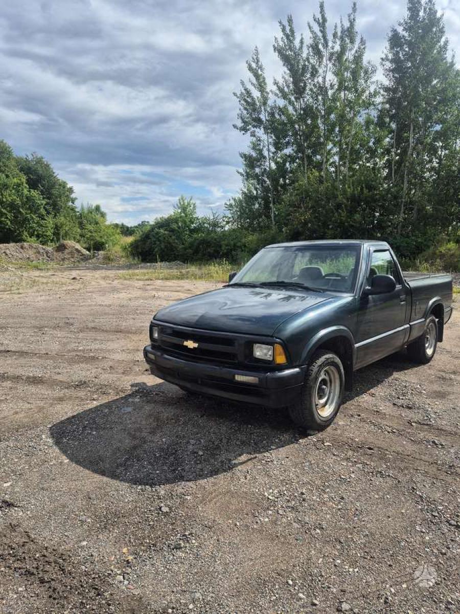 Green Chevrolet S-10 1994 in Kelme, with an engine capacity of 2.20 L and mileage of 180 thousand km for 3100 €, photo 1 on AUTOMOTO.COM.LV
