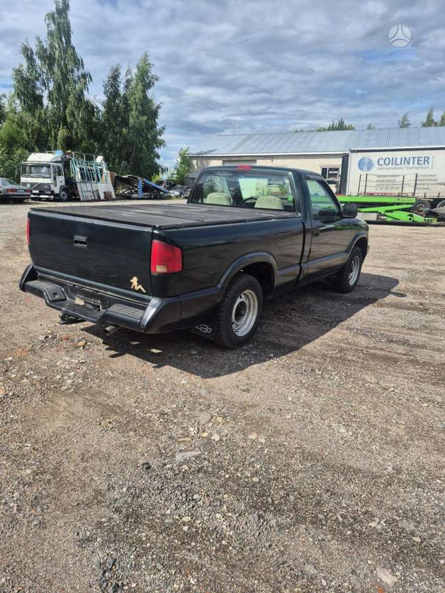 Green Chevrolet S-10 1994 in Kelme, with an engine capacity of 2.20 L and mileage of 180 thousand km for 3100 €, photo 8 on AUTOMOTO.COM.LV