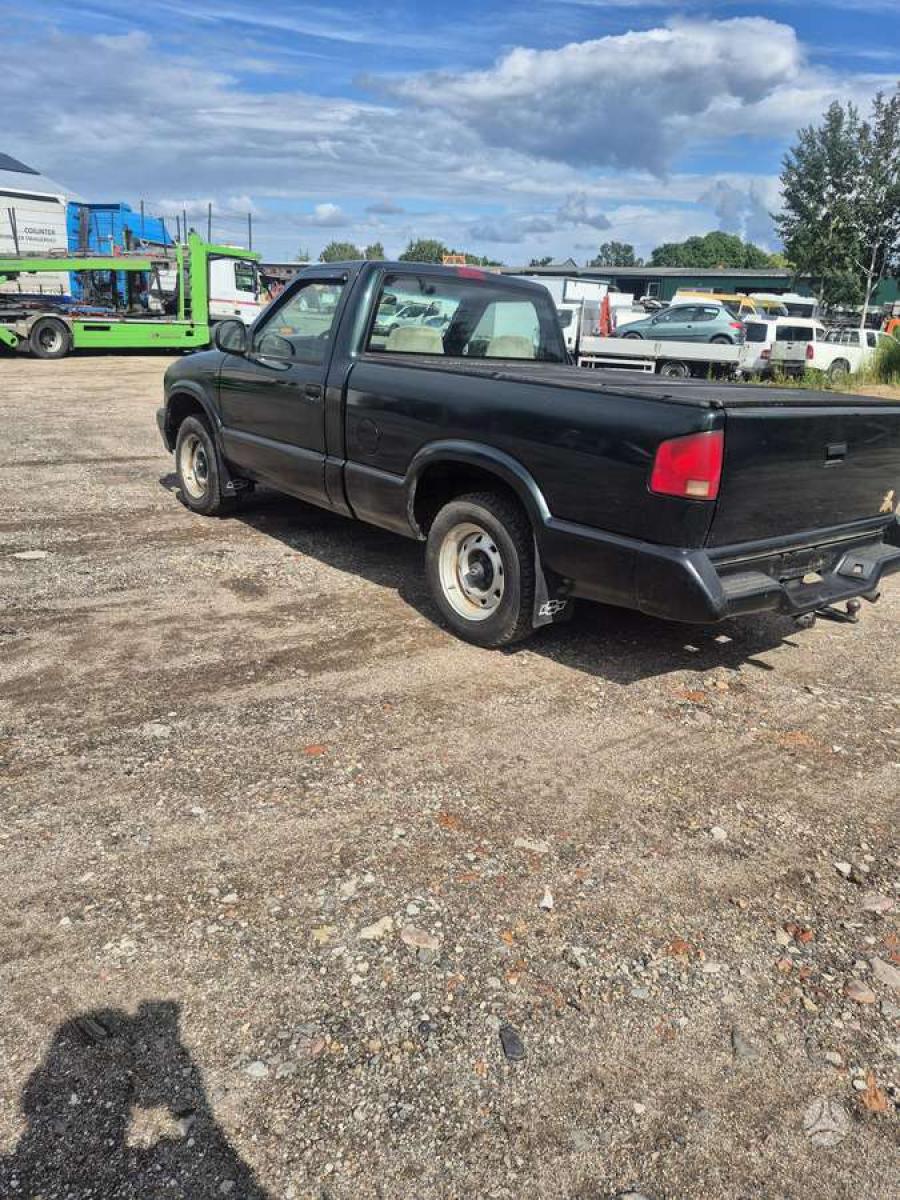 Green Chevrolet S-10 1994 in Kelme, with an engine capacity of 2.20 L and mileage of 180 thousand km for 3100 €, photo 9 on AUTOMOTO.COM.LV
