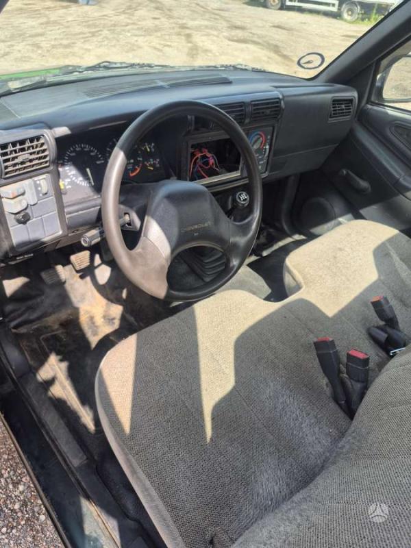 Zaļš Chevrolet S-10 1994 Kelmė, ar dzinēja tilpumu 2.20 L un nobraukumu 180 tūkst. km par 3100 €, foto 9 vietnē AUTOMOTO.COM.LV