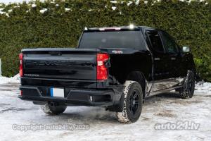 Black Chevrolet Silverado 2022 in Tallinn, with an engine capacity of 4.30 L and mileage of 0 thousand km for 35000 €, photo 9 on AUTOMOTO.COM.LV