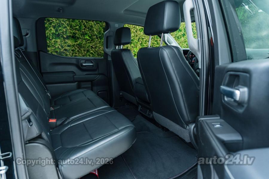 Black Chevrolet Silverado 2022 in Tallinn, with an engine capacity of 4.30 L and mileage of 0 thousand km for 35000 €, photo 14 on AUTOMOTO.COM.LV