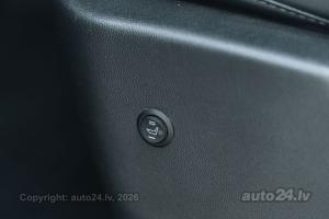 Black Chevrolet Silverado 2022 in Tallinn, with an engine capacity of 4.30 L and mileage of 0 thousand km for 35000 €, photo 18 on AUTOMOTO.COM.LV