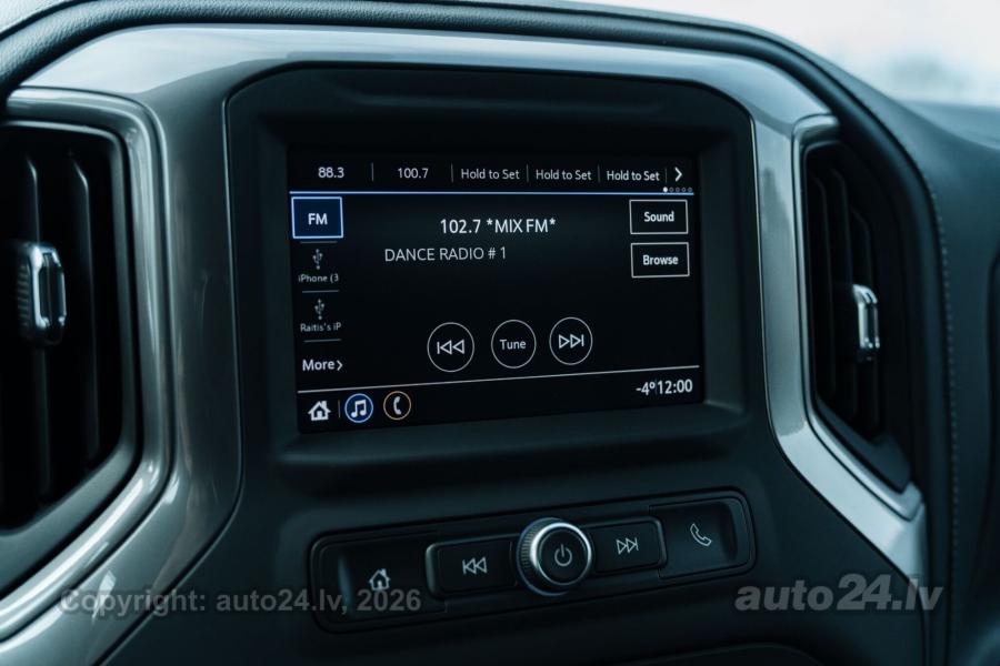 Black Chevrolet Silverado 2022 in Tallinn, with an engine capacity of 4.30 L and mileage of 0 thousand km for 35000 €, photo 23 on AUTOMOTO.COM.LV