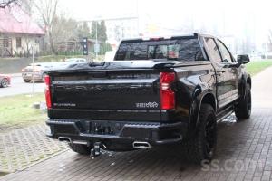 Black Chevrolet Silverado 2024 in Riga, with an engine capacity of 6.20 L and mileage of 150 thousand km for 99000 €, photo 4 on AUTOMOTO.COM.LV