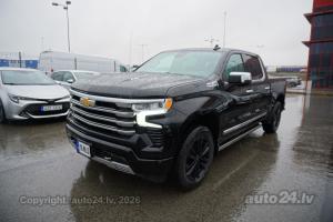 Melns Chevrolet Silverado 2024 Tallina, ar dzinēja tilpumu 6.20 L un nobraukumu 65 tūkst. km par 59000 €, foto  vietnē AUTOMOTO.COM.LV