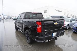 Melns Chevrolet Silverado 2024 Tallina, ar dzinēja tilpumu 6.20 L un nobraukumu 65 tūkst. km par 59000 €, foto 3 vietnē AUTOMOTO.COM.LV