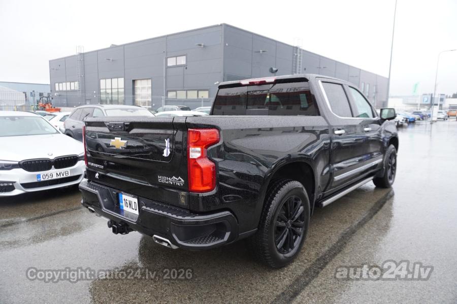 Melns Chevrolet Silverado 2024 Tallina, ar dzinēja tilpumu 6.20 L un nobraukumu 65 tūkst. km par 59000 €, foto 4 vietnē AUTOMOTO.COM.LV