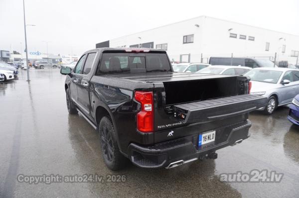 Black Chevrolet Silverado 2024 in Tallinn, with an engine capacity of 6.20 L and mileage of 65 thousand km for 59000 €, photo 7 on AUTOMOTO.COM.LV