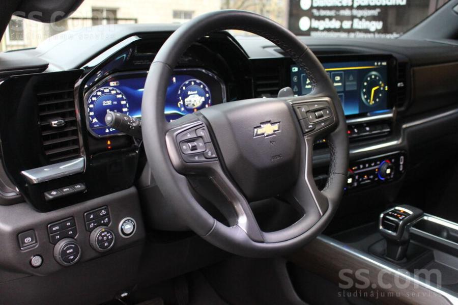 Melns Chevrolet Silverado 2024 Rīga, ar dzinēja tilpumu 6.20 L un nobraukumu 150 tūkst. km par 79900 €, foto 7 vietnē AUTOMOTO.COM.LV