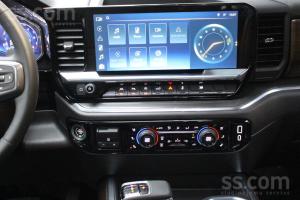Melns Chevrolet Silverado 2024 Rīga, ar dzinēja tilpumu 6.20 L un nobraukumu 150 tūkst. km par 79900 €, foto 12 vietnē AUTOMOTO.COM.LV