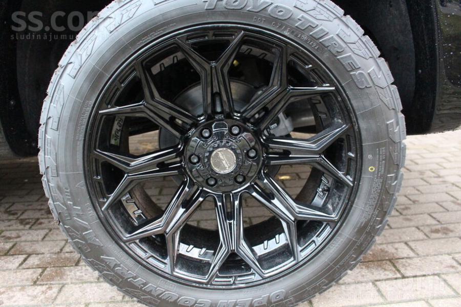 Melns Chevrolet Silverado 2024 Rīga, ar dzinēja tilpumu 6.20 L un nobraukumu 150 tūkst. km par 79900 €, foto 21 vietnē AUTOMOTO.COM.LV