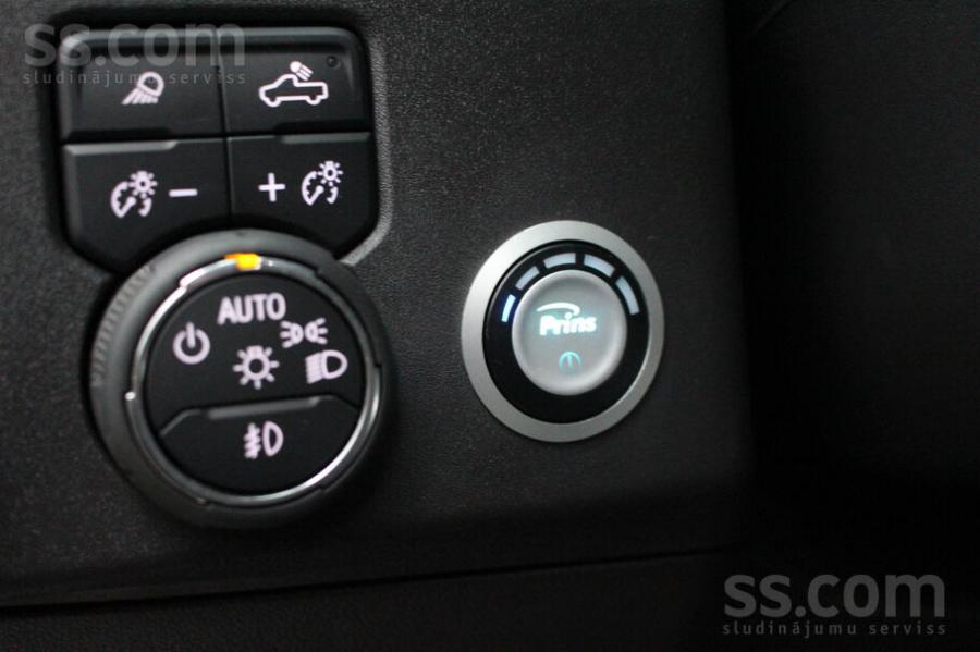 Melns Chevrolet Silverado 2024 Rīga, ar dzinēja tilpumu 6.20 L un nobraukumu 150 tūkst. km par 79900 €, foto 28 vietnē AUTOMOTO.COM.LV