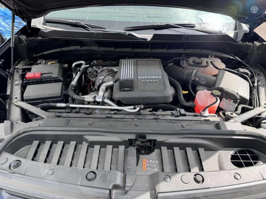 Black Chevrolet Silverado 2025 in Telschi, with an engine capacity of 3.00 L and mileage of 17 thousand km for 28500 €, photo 11 on AUTOMOTO.COM.LV