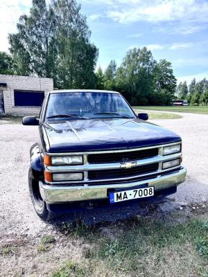 Melns Chevrolet Silverado 1995 Kuldīga, ar dzinēja tilpumu 5.70 L un nobraukumu 248 tūkst. km par 7000 €, foto 3 vietnē AUTOMOTO.COM.LV