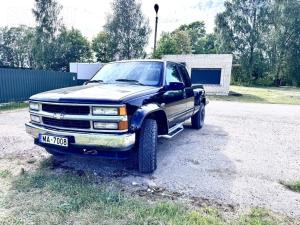 Melns Chevrolet Silverado 1995 Kuldīga, ar dzinēja tilpumu 5.70 L un nobraukumu 248 tūkst. km par 7000 €, foto 4 vietnē AUTOMOTO.COM.LV