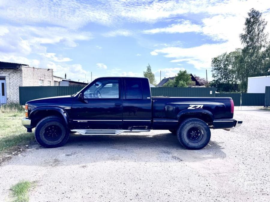 Melns Chevrolet Silverado 1995 Kuldīga, ar dzinēja tilpumu 5.70 L un nobraukumu 248 tūkst. km par 7000 €, foto 5 vietnē AUTOMOTO.COM.LV