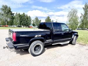 Melns Chevrolet Silverado 1995 Kuldīga, ar dzinēja tilpumu 5.70 L un nobraukumu 248 tūkst. km par 7000 €, foto 7 vietnē AUTOMOTO.COM.LV