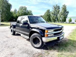 Melns Chevrolet Silverado 1995 Kuldīga, ar dzinēja tilpumu 5.70 L un nobraukumu 248 tūkst. km par 7000 €, foto 9 vietnē AUTOMOTO.COM.LV