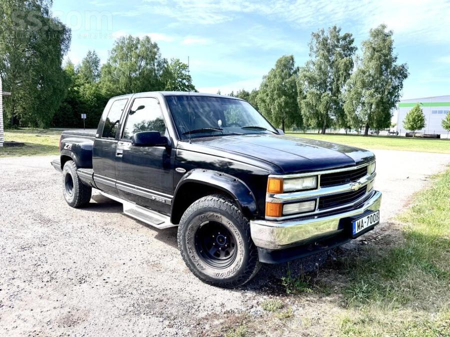 Melns Chevrolet Silverado 1995 Kuldīga, ar dzinēja tilpumu 5.70 L un nobraukumu 248 tūkst. km par 7000 €, foto 9 vietnē AUTOMOTO.COM.LV