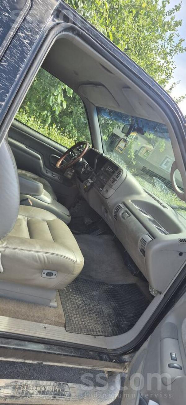 Melns Chevrolet Silverado 1996 Tukums, ar dzinēja tilpumu 5.70 L un nobraukumu 240 tūkst. km par 12000 €, foto 3 vietnē AUTOMOTO.COM.LV