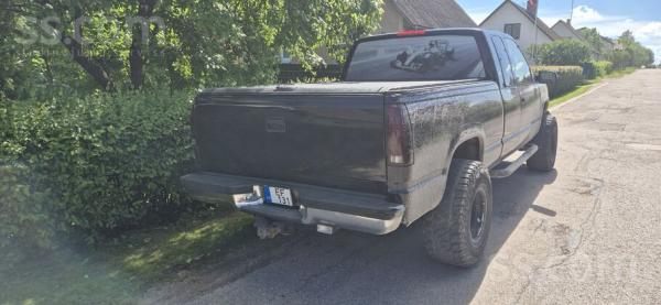 Melns Chevrolet Silverado 1996 Tukums, ar dzinēja tilpumu 5.70 L un nobraukumu 240 tūkst. km par 12000 €, foto 4 vietnē AUTOMOTO.COM.LV