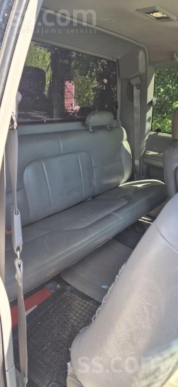 Melns Chevrolet Silverado 1996 Tukums, ar dzinēja tilpumu 5.70 L un nobraukumu 240 tūkst. km par 12000 €, foto 6 vietnē AUTOMOTO.COM.LV