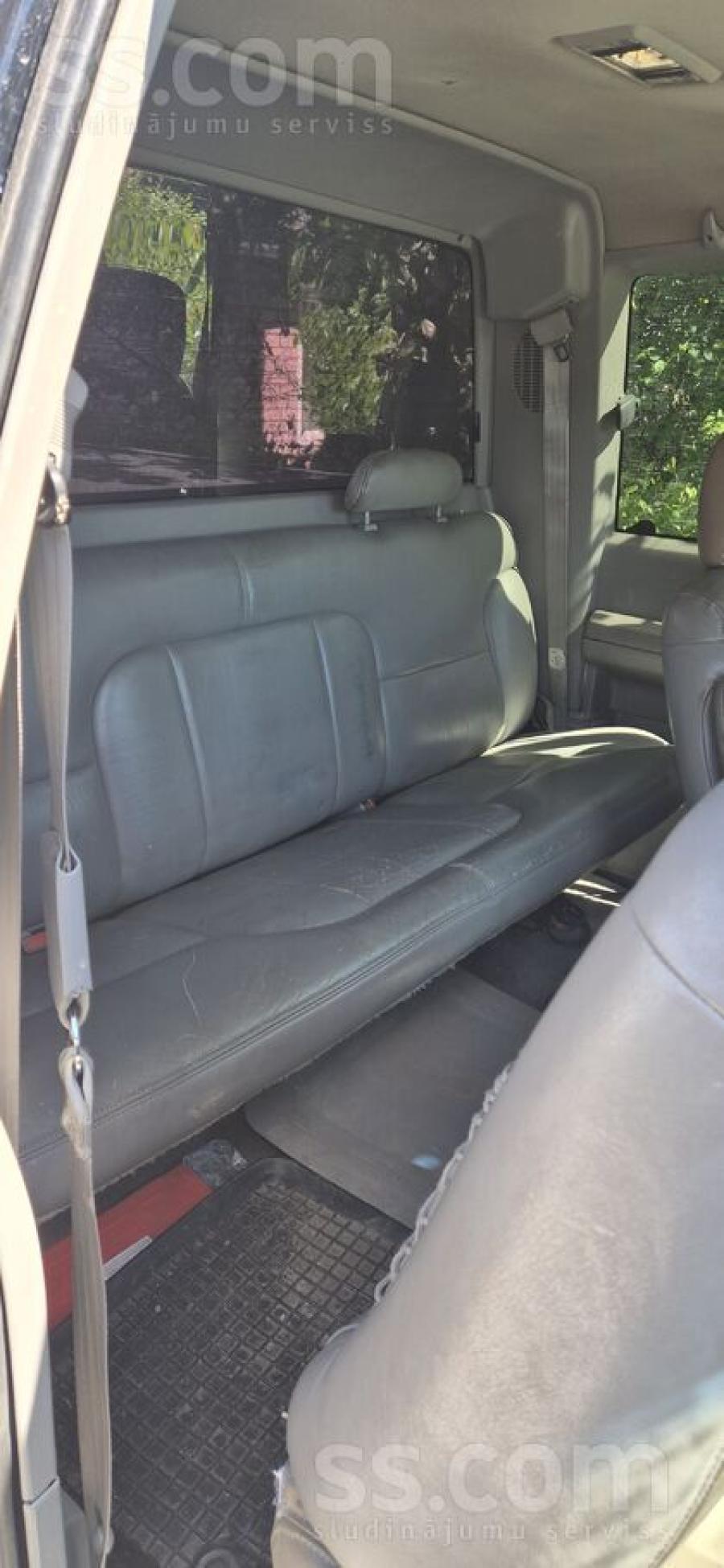 Melns Chevrolet Silverado 1996 Tukums, ar dzinēja tilpumu 5.70 L un nobraukumu 240 tūkst. km par 12000 €, foto 7 vietnē AUTOMOTO.COM.LV