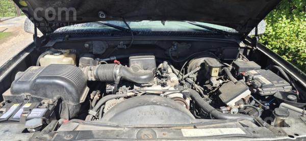 Melns Chevrolet Silverado 1996 Tukums, ar dzinēja tilpumu 5.70 L un nobraukumu 240 tūkst. km par 12000 €, foto 7 vietnē AUTOMOTO.COM.LV