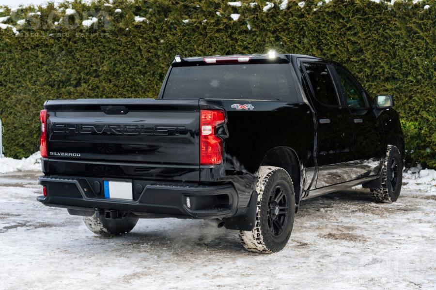 Melns Chevrolet Silverado 2022 Rīga, ar dzinēja tilpumu 3.40 L un nobraukumu 11 tūkst. km par 39900 €, foto 5 vietnē AUTOMOTO.COM.LV