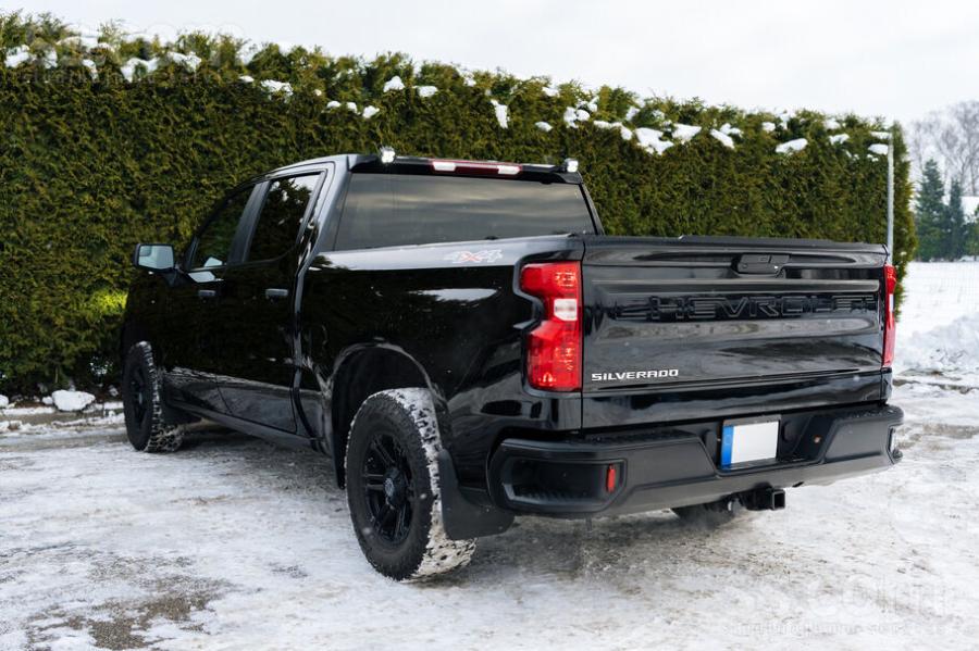 Melns Chevrolet Silverado 2022 Rīga, ar dzinēja tilpumu 3.40 L un nobraukumu 11 tūkst. km par 39900 €, foto 8 vietnē AUTOMOTO.COM.LV