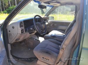 Zaļš Chevrolet Silverado 1997 Tartu, ar dzinēja tilpumu 6.50 L un nobraukumu 373 tūkst. km par 12000 €, foto 13 vietnē AUTOMOTO.COM.LV