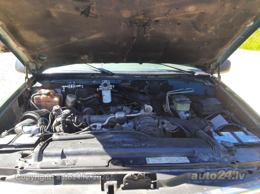 Zaļš Chevrolet Silverado 1997 Tartu, ar dzinēja tilpumu 6.50 L un nobraukumu 373 tūkst. km par 12000 €, foto 18 vietnē AUTOMOTO.COM.LV
