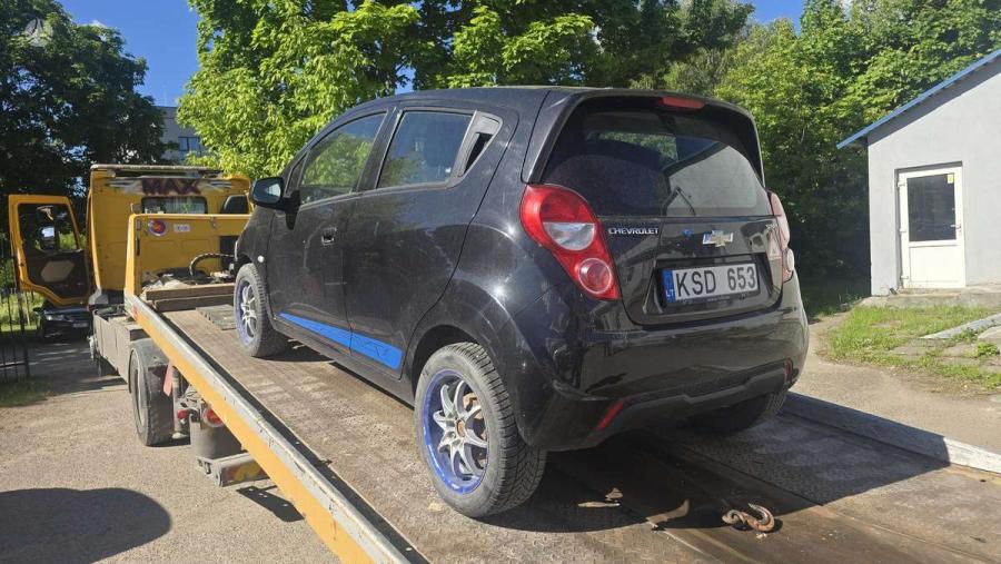 Melns Chevrolet Spark 2013 Viļņa, ar dzinēja tilpumu 1.00 L un nobraukumu 53 tūkst. km par 699 €, foto 4 vietnē AUTOMOTO.COM.LV