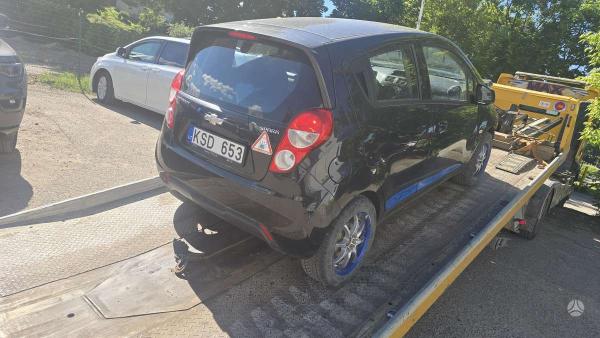 Melns Chevrolet Spark 2013 Viļņa, ar dzinēja tilpumu 1.00 L un nobraukumu 53 tūkst. km par 699 €, foto 4 vietnē AUTOMOTO.COM.LV
