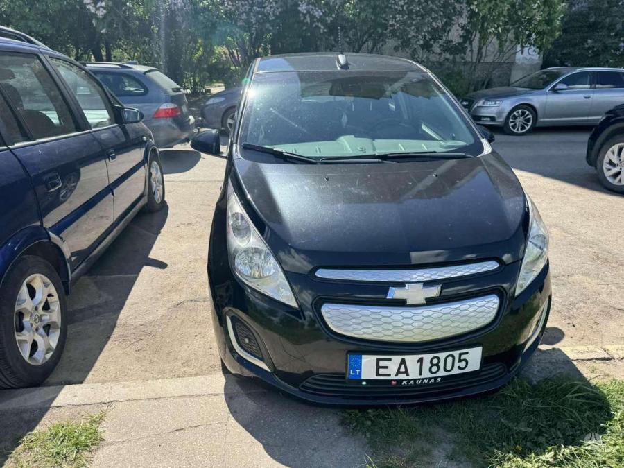 Black Chevrolet Spark 2015 in Kaunas, with an engine capacity of 0.00 L and mileage of 22 thousand km for 6700 €, photo 3 on AUTOMOTO.COM.LV