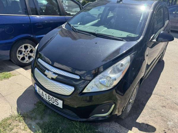 Black Chevrolet Spark 2015 in Kaunas, with an engine capacity of 0.00 L and mileage of 22 thousand km for 6700 €, photo 3 on AUTOMOTO.COM.LV