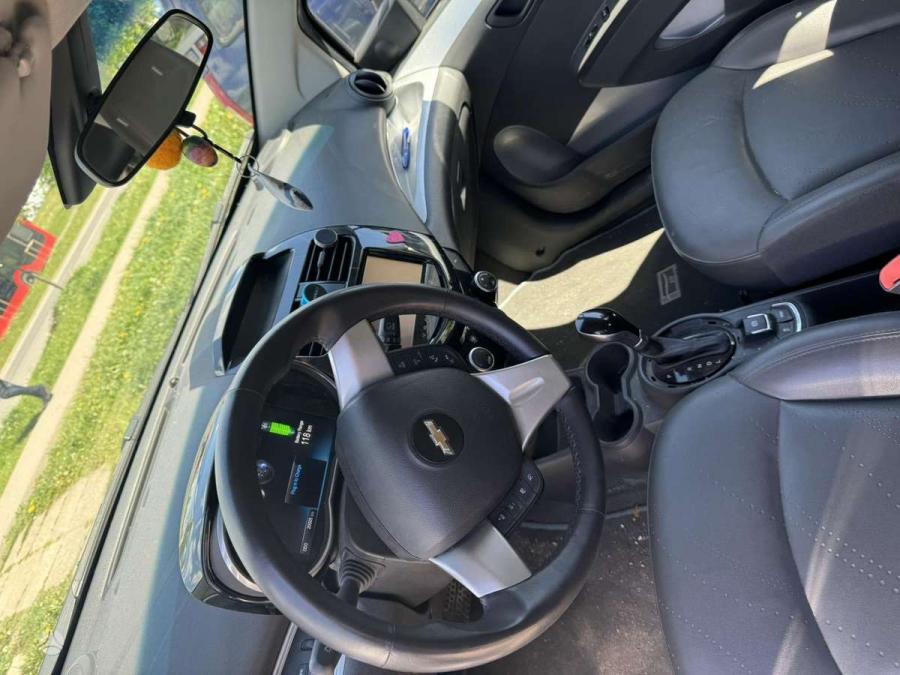 Black Chevrolet Spark 2015 in Kaunas, with an engine capacity of 0.00 L and mileage of 22 thousand km for 6700 €, photo 17 on AUTOMOTO.COM.LV