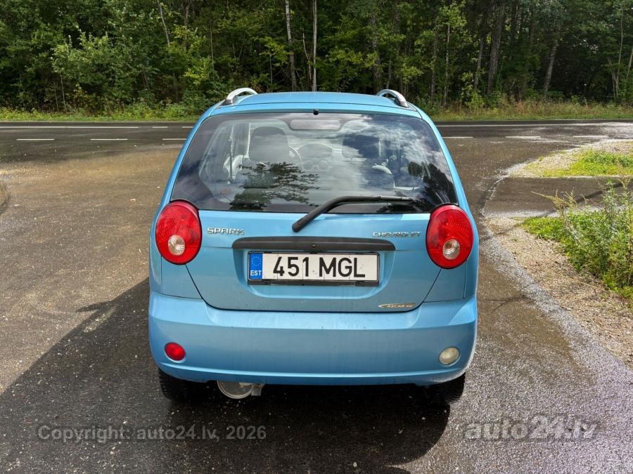 Zils Chevrolet Spark 2006 Rapla, ar dzinēja tilpumu 0.80 L un nobraukumu 142 tūkst. km par 800 €, foto 4 vietnē AUTOMOTO.COM.LV