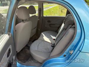 Zils Chevrolet Spark 2006 Rapla, ar dzinēja tilpumu 0.80 L un nobraukumu 142 tūkst. km par 800 €, foto 9 vietnē AUTOMOTO.COM.LV