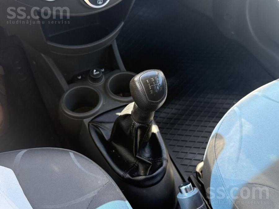 Zils Chevrolet Spark 2011 Liepāja, ar dzinēja tilpumu 1.20 L un nobraukumu 85 tūkst. km par 3950 €, foto 22 vietnē AUTOMOTO.COM.LV