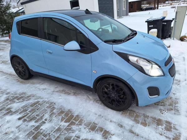 Zils Chevrolet Spark 2015 Viļņa, ar dzinēja tilpumu 0.00 L un nobraukumu 91 tūkst. km par 6400 €, foto 2 vietnē AUTOMOTO.COM.LV