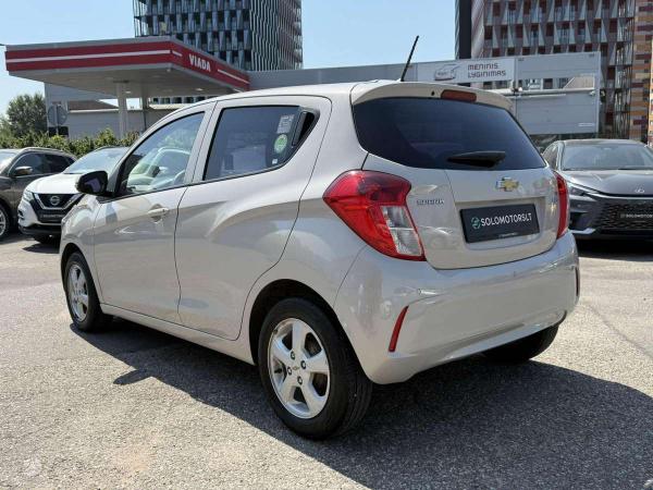 Chevrolet Spark 2017 in Vilnius on AUTOMOTO.COM.LV Brown Chevrolet Spark 2017 in Vilnius, with an engine capacity of 1.00 L and mileage of 89 thousand km for 6666 €, photo 6 on AUTOMOTO.COM.LV