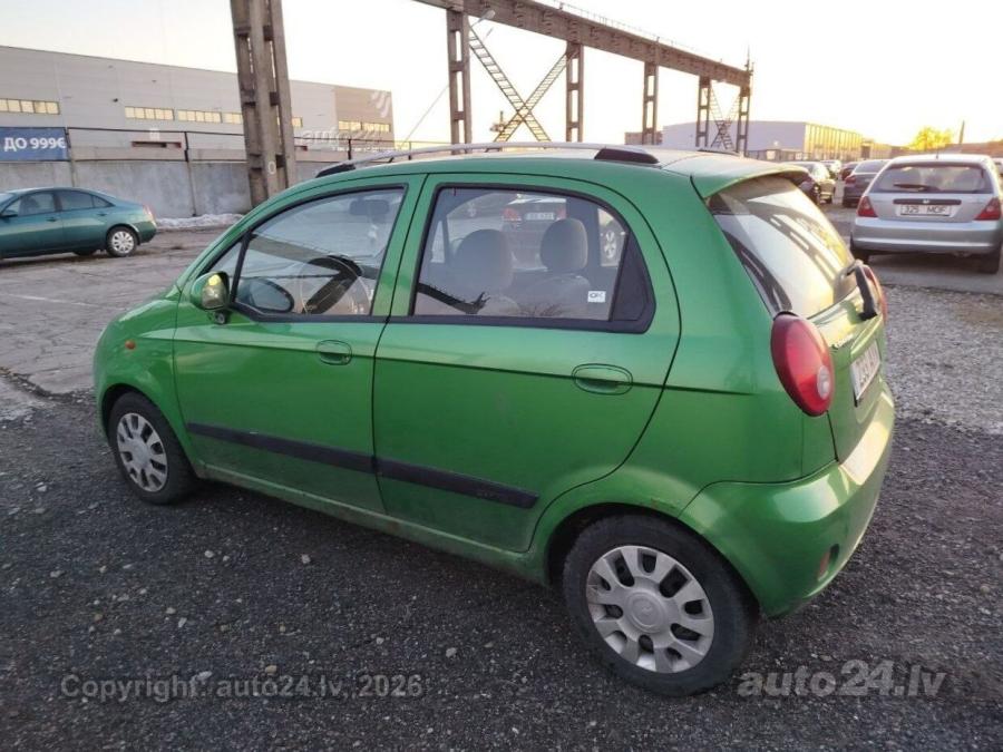 Green Chevrolet Spark 2007 in Tallinn, with an engine capacity of 1.00 L and mileage of 218 thousand km for 599 €, photo 4 on AUTOMOTO.COM.LV